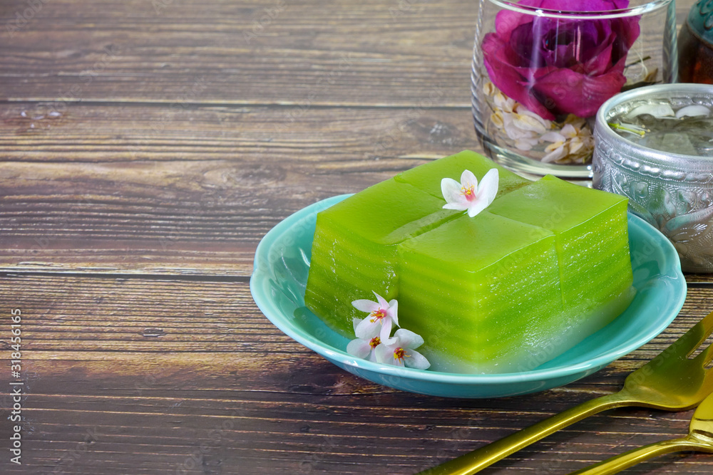 Thai dessert : Steamed Layer sweet cake (or Khanom Chan) Thai ...