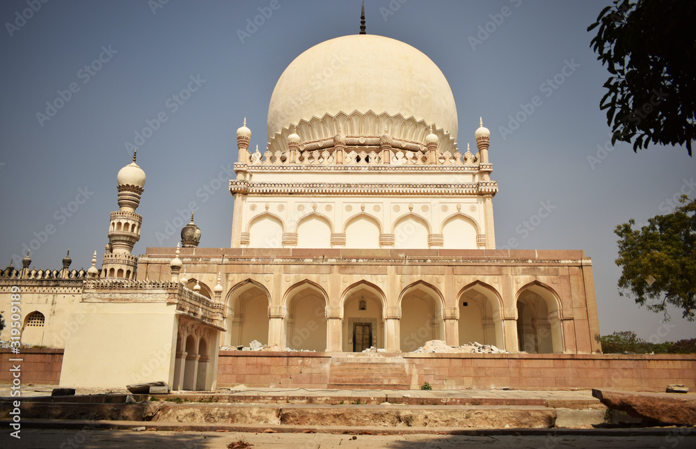 7 Tombs of Hyderabad, India Sultan Quli Qutb Mulk's tomb was built in ...
