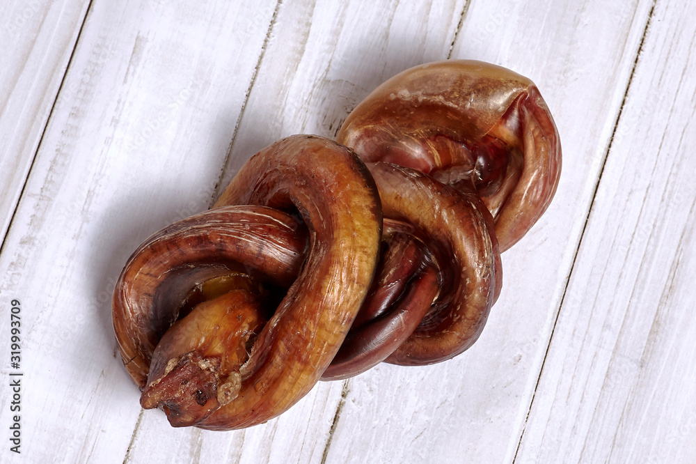 Big dried beef pizzle used as natural chewy treats for dogs ...