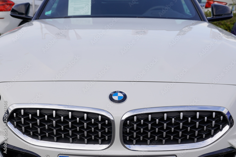 BMW car front logo sign German luxury vehicle sport automobiles engine ...