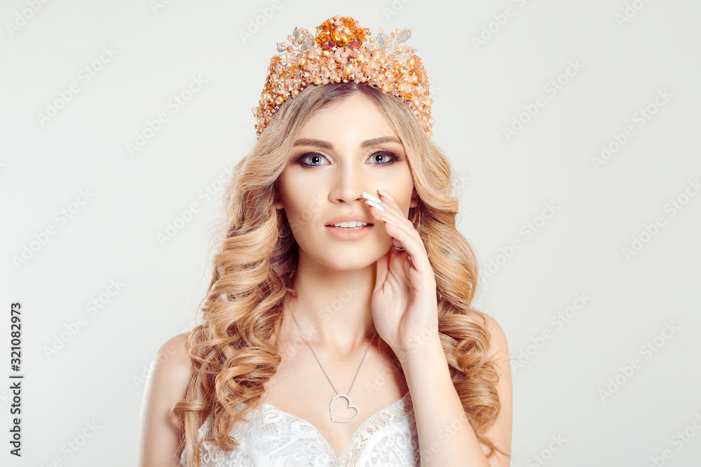 Secret talk. Close up One woman beauty queen girl actress telling ...