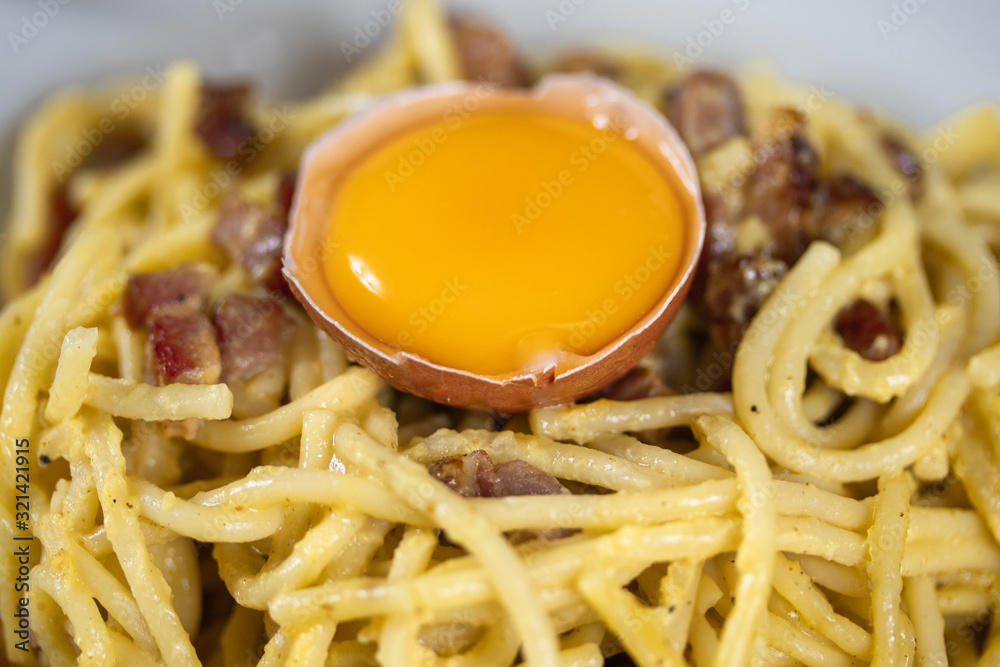 spaghetti à la carbonara Stock Photo | Adobe Stock
