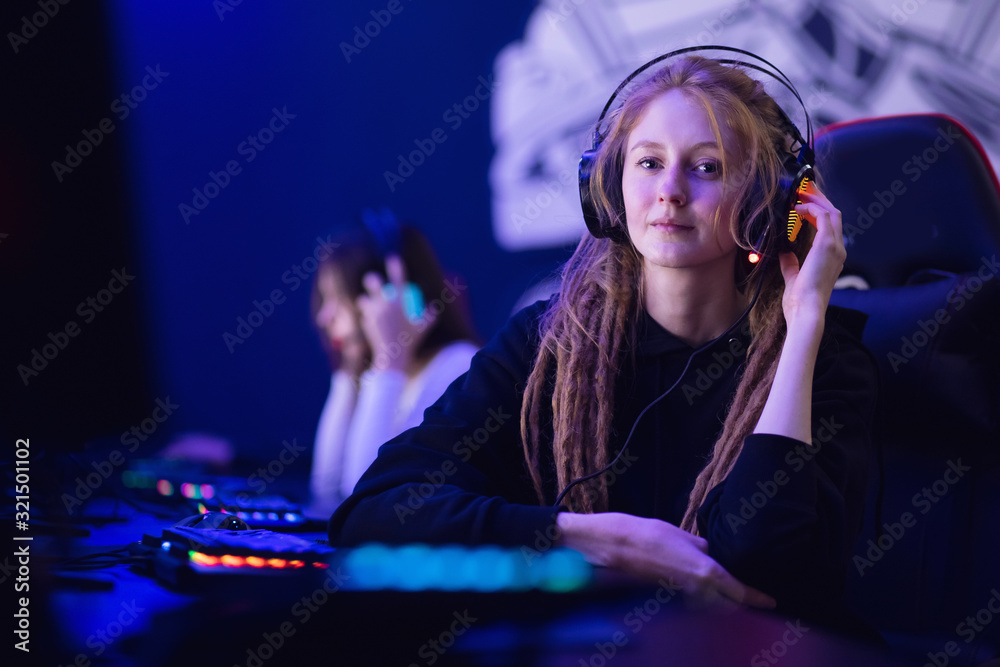 Streamer beautiful girl professional gamer winnerplaying online games ...