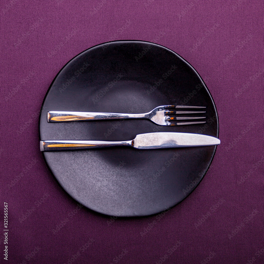 dining etiquette. Signs for the waiter, location of cutlery in ...