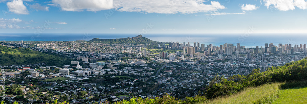 Wide panoramic image of Waikiki, Honolulu and Diamond Head from the ...