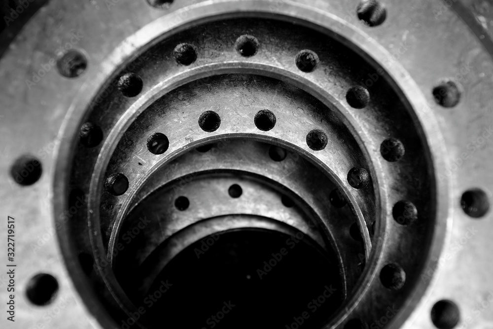 Foto de Spare parts and parts of cars that are no longer used are ...