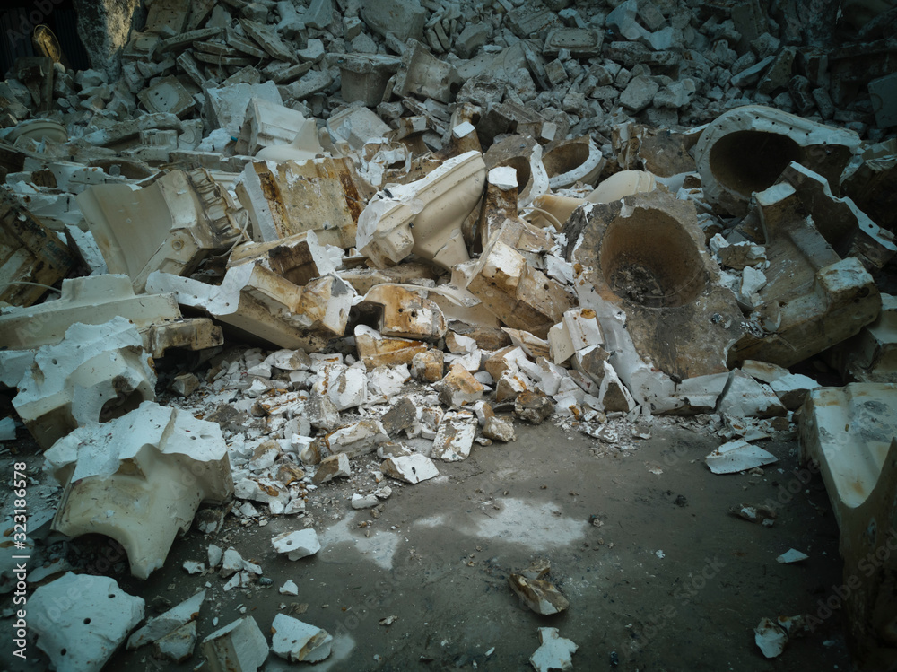 sanitary ware in Destroyed, Waste caused by damage, waste in production ...