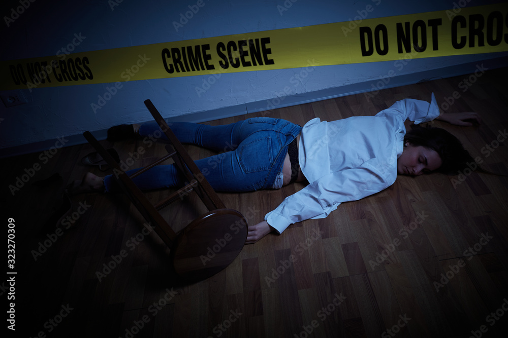 crime scene - woman lying dead on the floor Stock-Foto | Adobe Stock