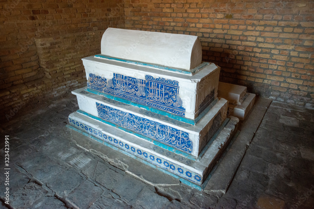 Tomb in historical necropolis and mausoleums of Shakhi Zinda, Samarkand ...