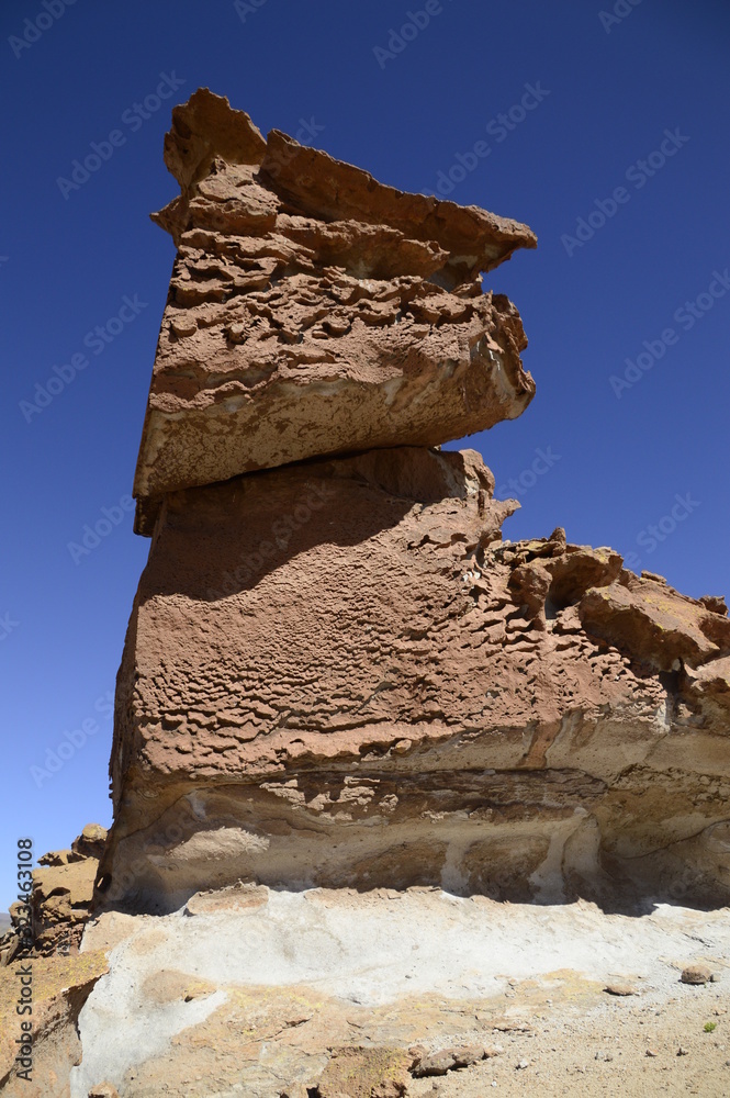 Roca volcanica en un crater Stock Photo | Adobe Stock