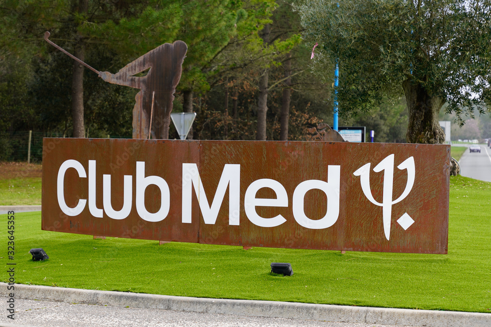 Club Med sign logo entrance club Méditerranée all-inclusive holidays in ...