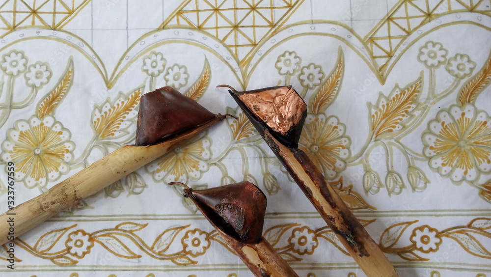 Foto de Canting, a tool for coloring batik, beautiful Indonesian ...