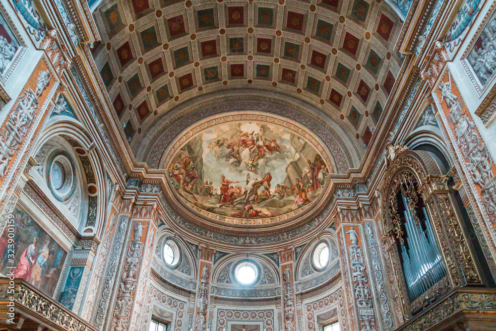 The co-cathedral basilica of Sant'Andrea, the largest church in Mantua ...