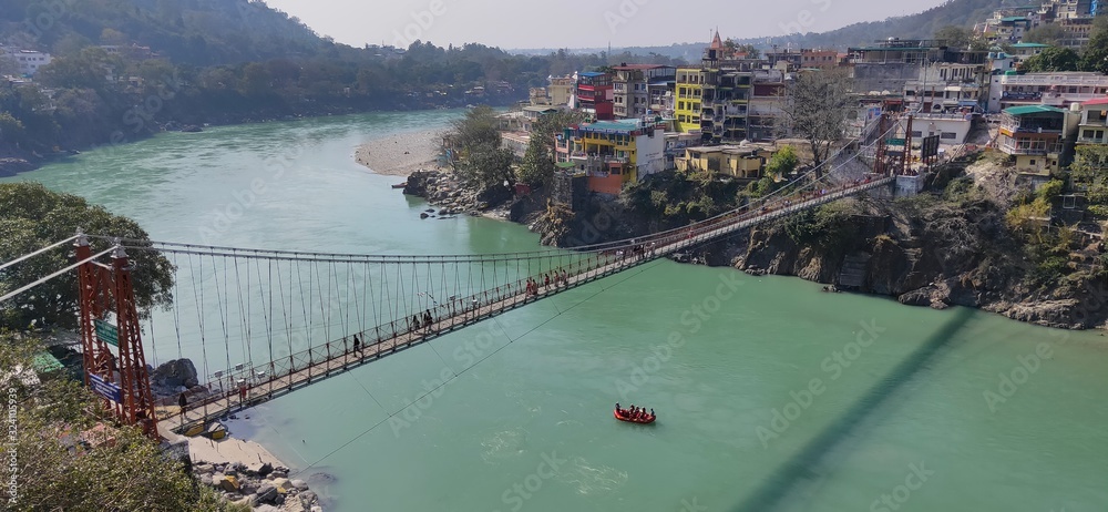 Laxman Jhula This long famous pedestrian suspension bridge crossing the ...