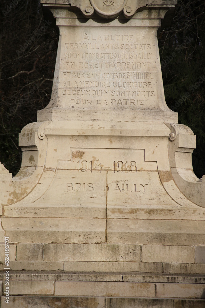 World war one dead soldiers memorial monument Stock Photo | Adobe Stock