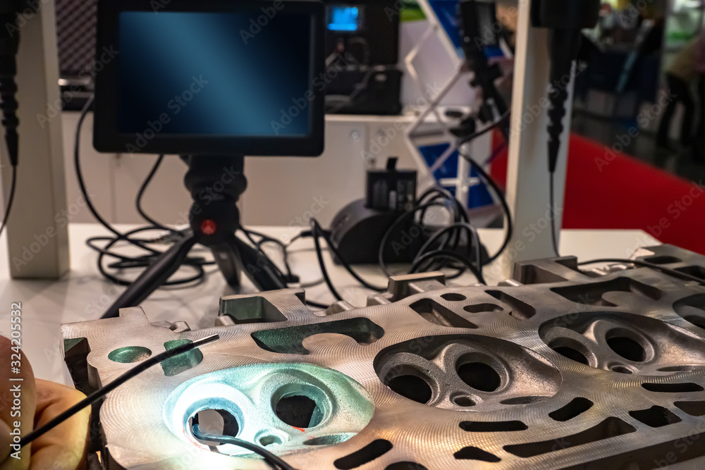 Foto de Equipment for checking the condition of the engine. Micro ...