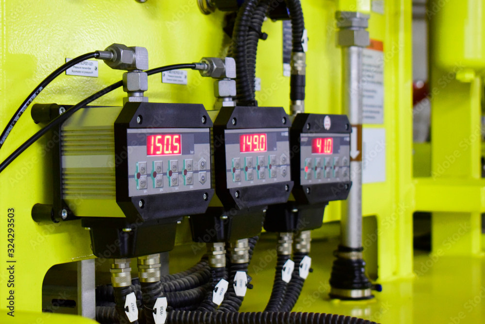 Standart pressure transmitter and sensors install on hydraulic system ...