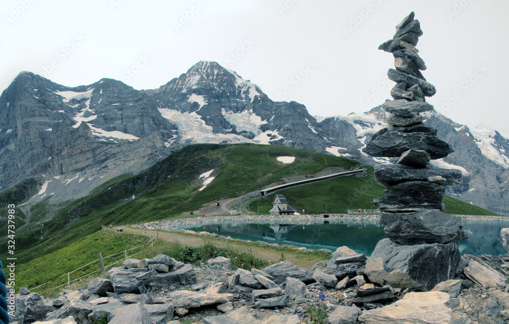 Artificial versus Natural Rock-stacking stacking by reservoir under the ...