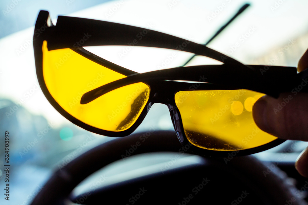 glasses for the driver with a direct first-person view of the movement ...