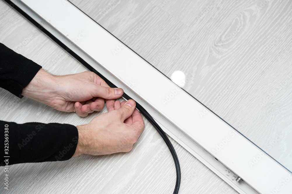 Professional master at repair and installation of windows, changes ...