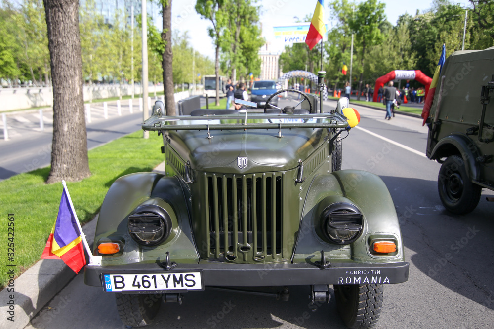Details with the logo of an ARO Romanian vintage military car. foto de ...