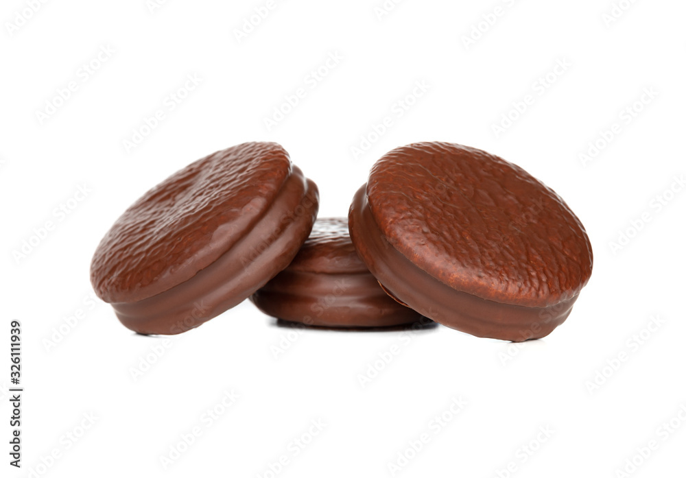 Choco pie on a white background. Chocolate covered mini cakes close-up ...