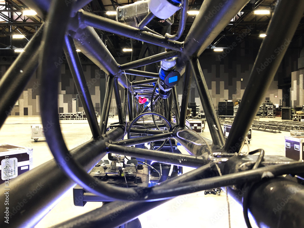 Foto de Installation of professional sound, light, video and stage ...