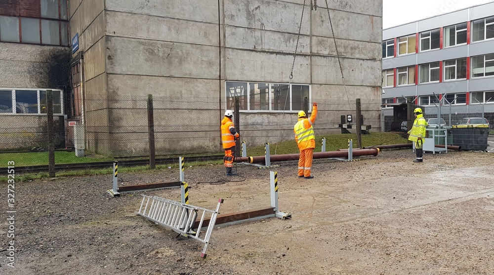 Banksman Slinger Signaller Rigger during Lifting operation Stock Photo ...