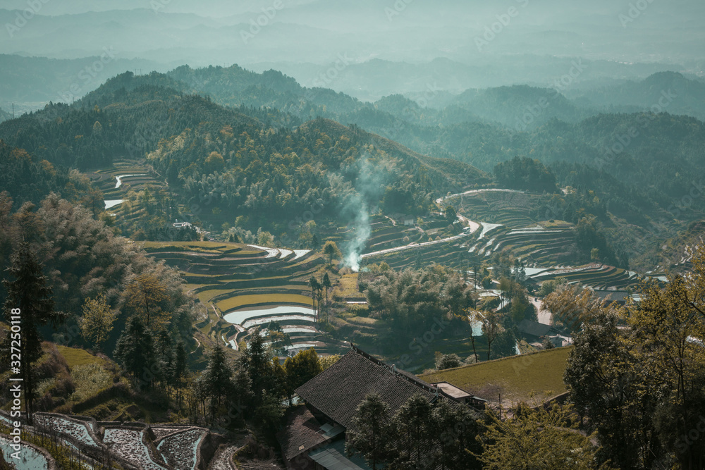 Foto de Purple magpie terrace is a Chinese scenic spot, natural and ...