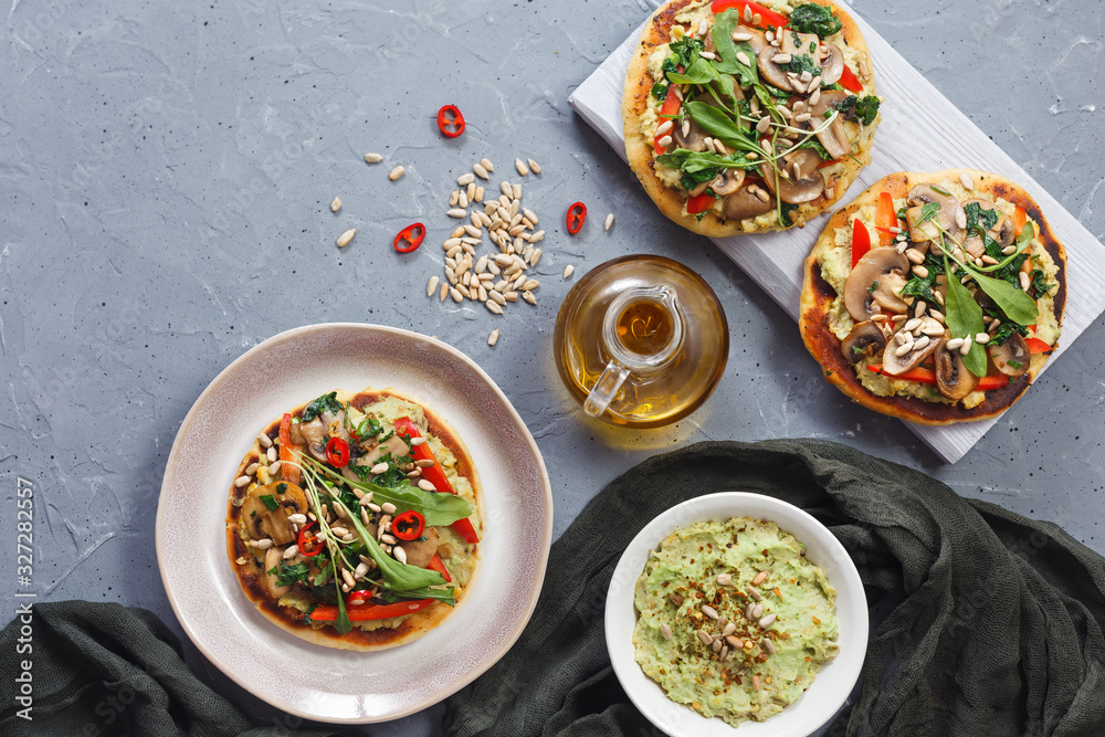 Warm, spicy Pitta, crunchy red peppers and meaty mushroom mix, parsley ...