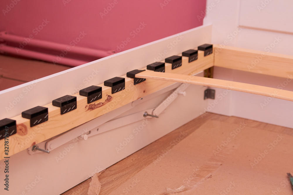 lifting mechanism on the housing bed,assembly of the bed in the bedroom ...