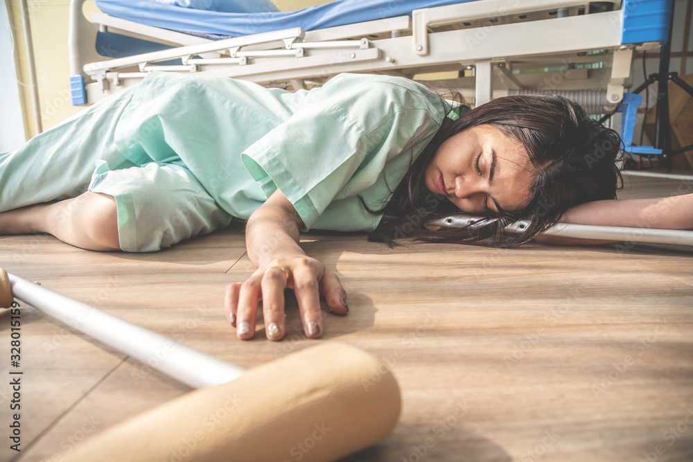 The female patient fell unconscious lying on the floor at hospital ...