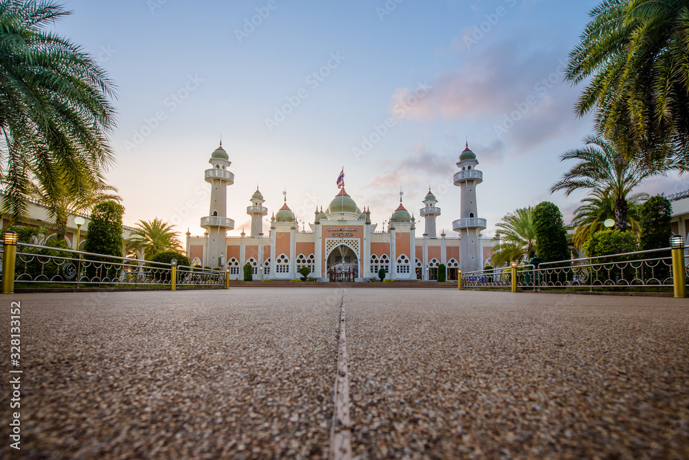 Beautiful Pattani Central Mosque and evening sky recognized as a ...