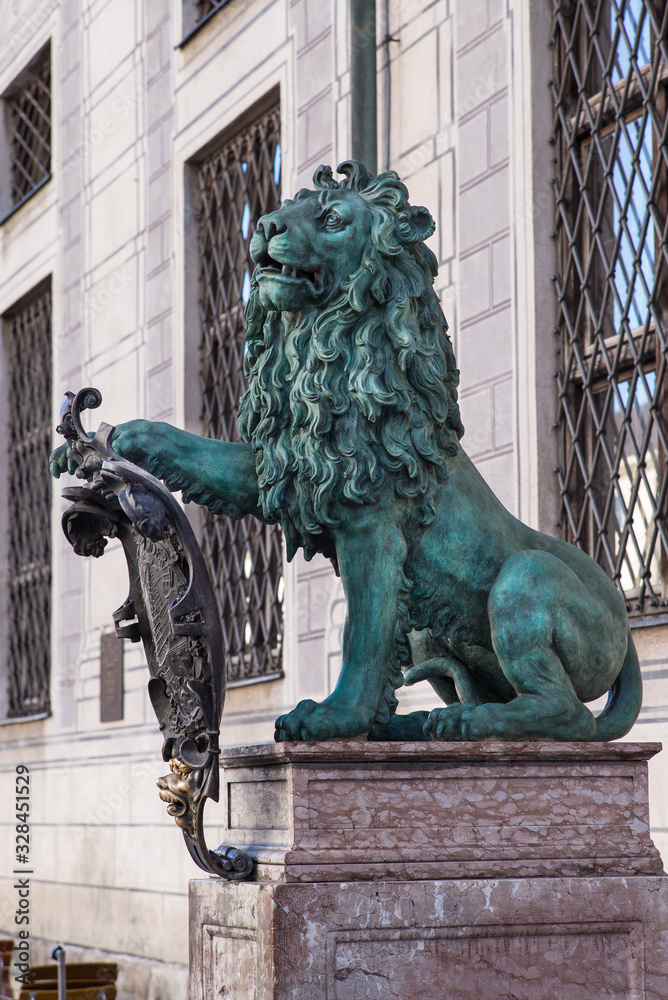 Bayerischer Löwe vor Residenz | München Stock Photo | Adobe Stock