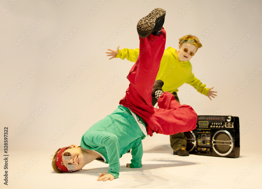 dancing kids, happy kids, little bullies, hip-hop kids, breakdance kids ...