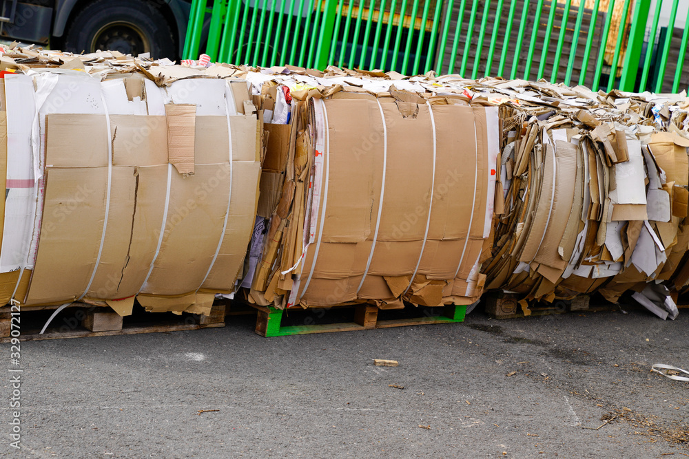 Pressed boxes made of cardboard wooden pallet to recycle waste paper ...