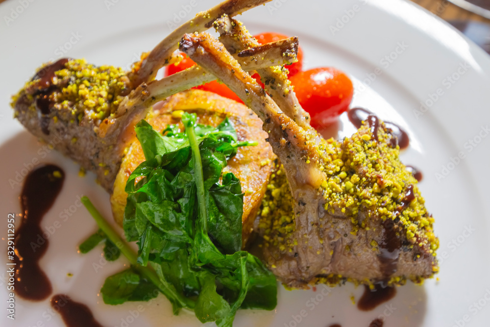 Carré de cordeiro, prato da alta culinária no Chile Stock Photo | Adobe ...