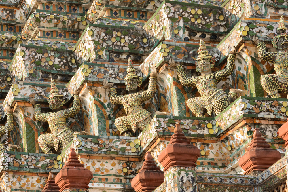 Giant statue Wat Rakhang Kositaram Woramahaviharn Siriraj Sub- district ...