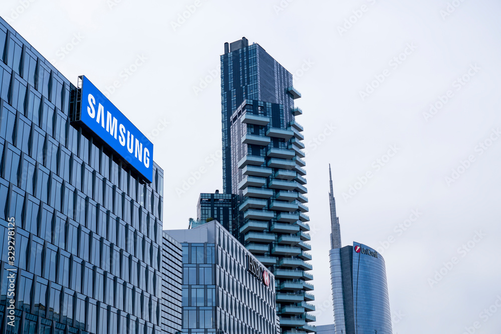 Samsung sign, led outdoor display on headquarters building. The Samsung ...