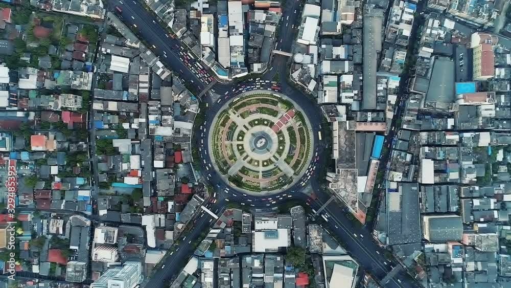 Vidéo Stock Hyperlapse timelapse moving go right circular of night city ...