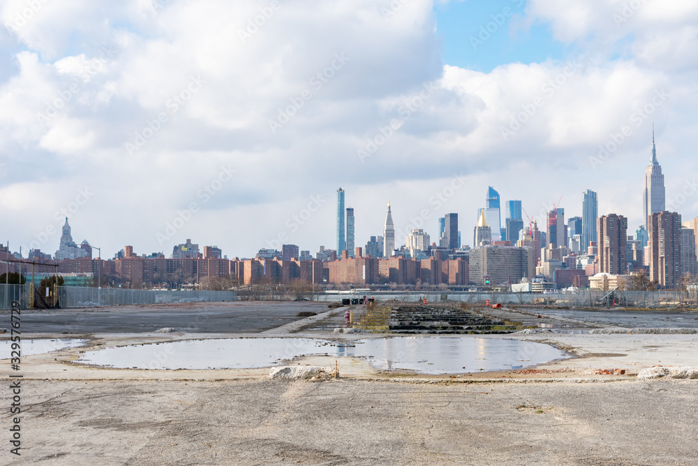 Poster Empty Lot in Williamsburg Brooklyn with a view of the Manhattan ...