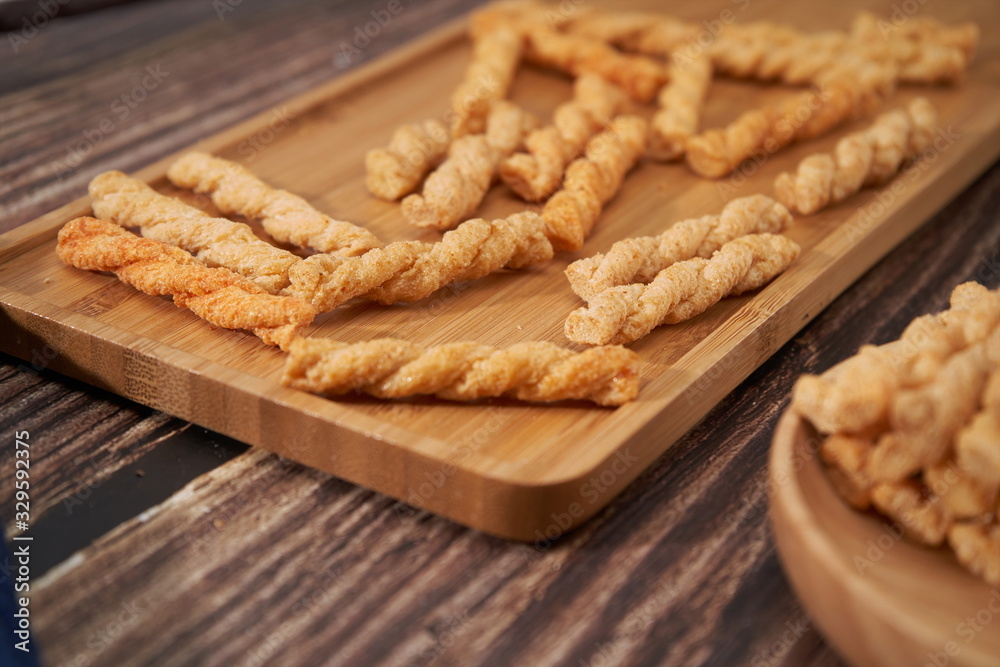 Fried with flour, it is a traditional Chinese food, usually eaten ...