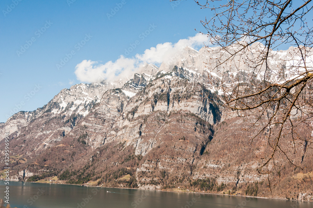 Churfirsten, Selun, Frümsel, Brisi, Zuestoll, Schibenstoll, Hinterrugg ...