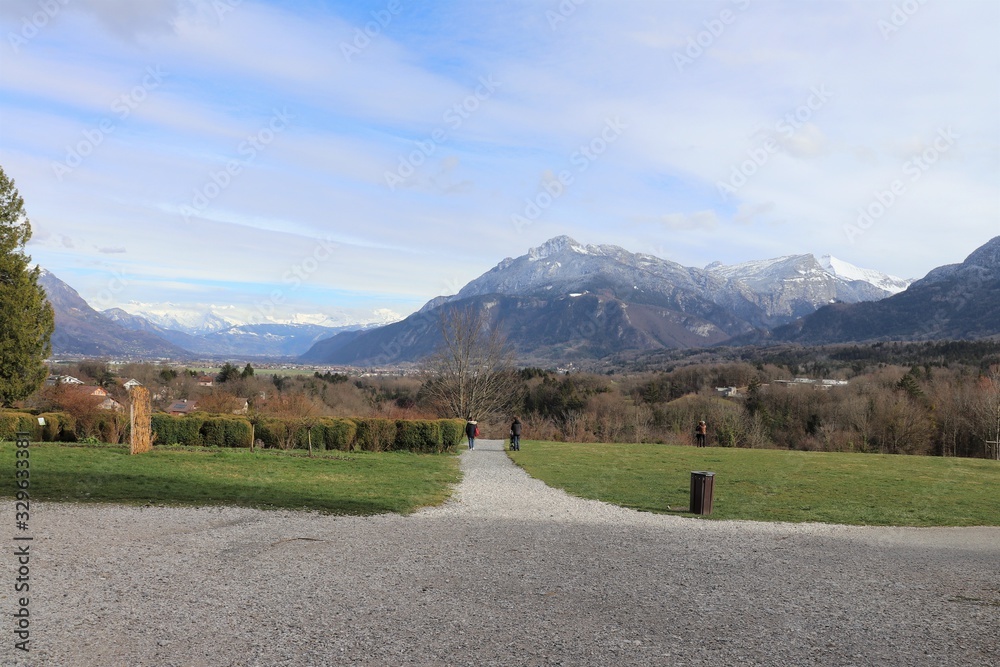 Parc du château de l'échelle dans La Roche sur Foron - ville La Roche ...