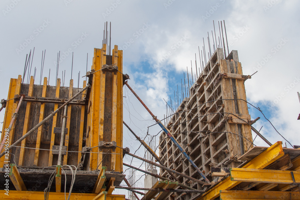 Concrete formwork for the construction of a reinforced concrete ...