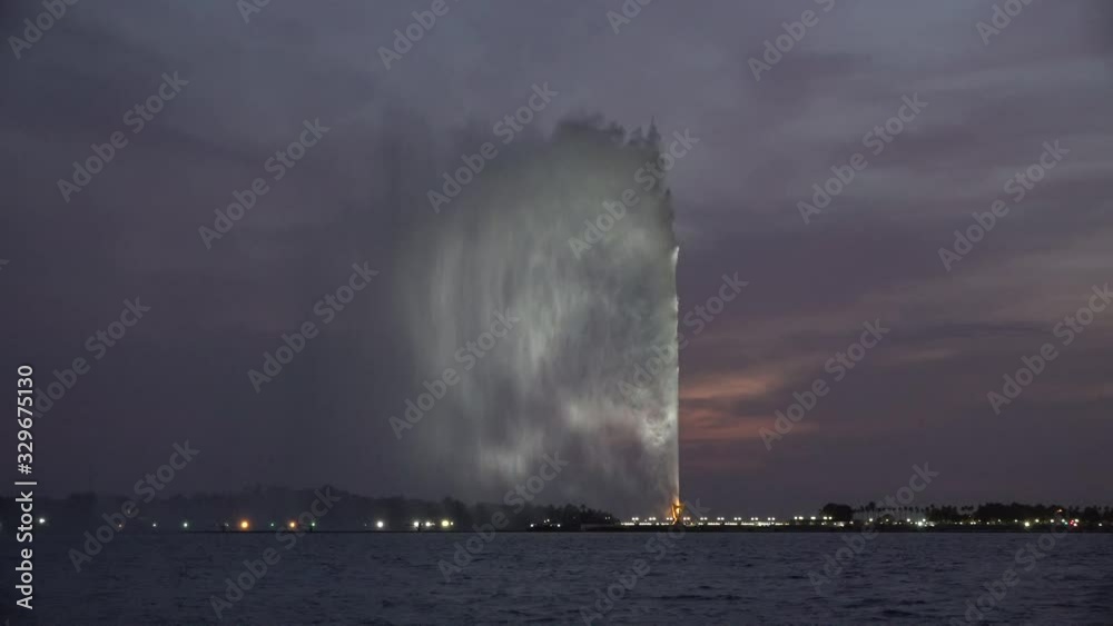 Tallest water fountain in the world in Jeddah, with Red Sea (salt ...