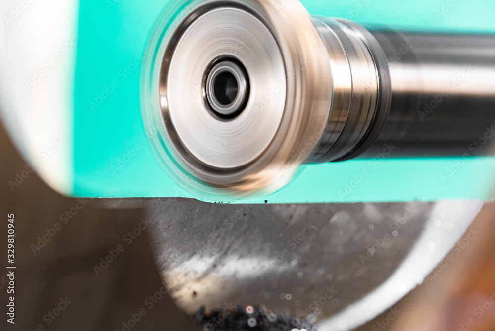 Vertical feed of the cutter on a CNC milling machine, metal cutting ...