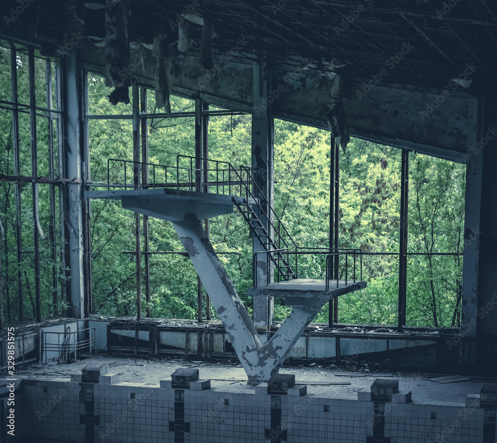Abandoned radioactive pool in school of Pripyat, Chernobyl Exclusion ...