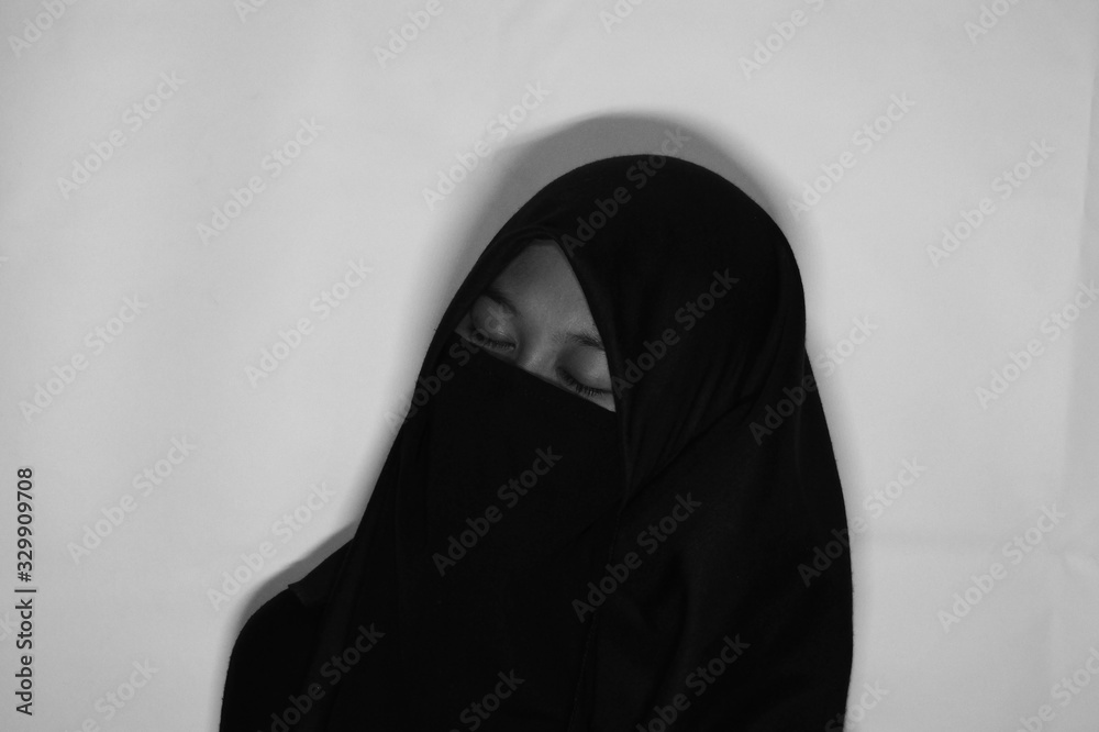Close up view of Pretty lady woman girl wear hijab jilbab niqab ...