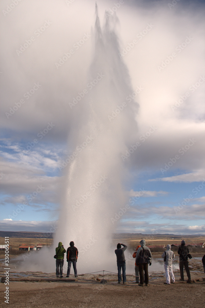 geisers y fumarolas de Islandia Stock Photo | Adobe Stock